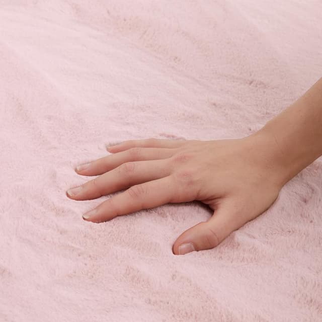 Tapis rose fausse fourrure 160 x 230 cm à petit prix | Webshop Action BE